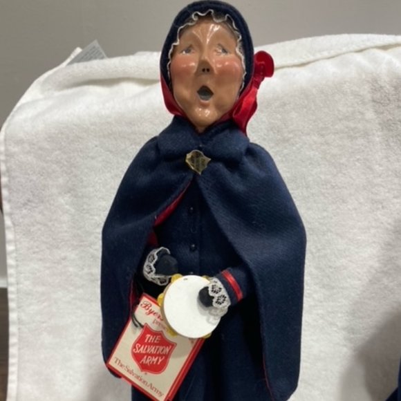 Byers Choice | Holiday | Byers Choice Salvation Army Carolerwoman With ...